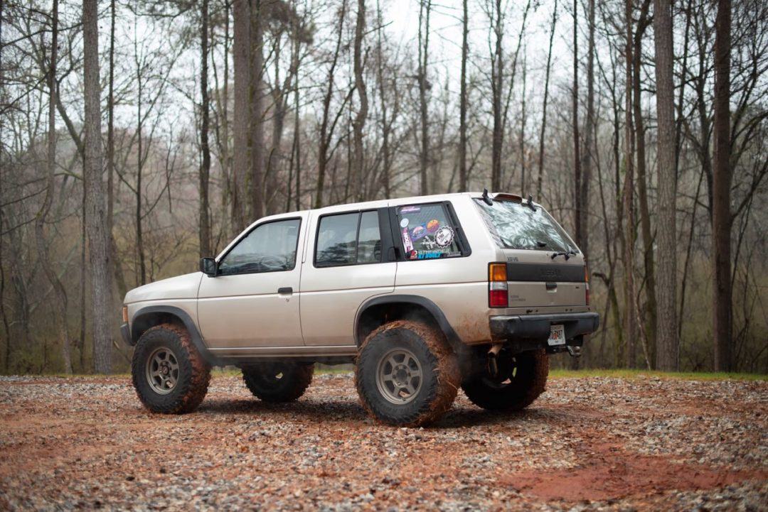 Lifted Nissan Pathfinder : D21 (1987-1995) | S3 Magazine