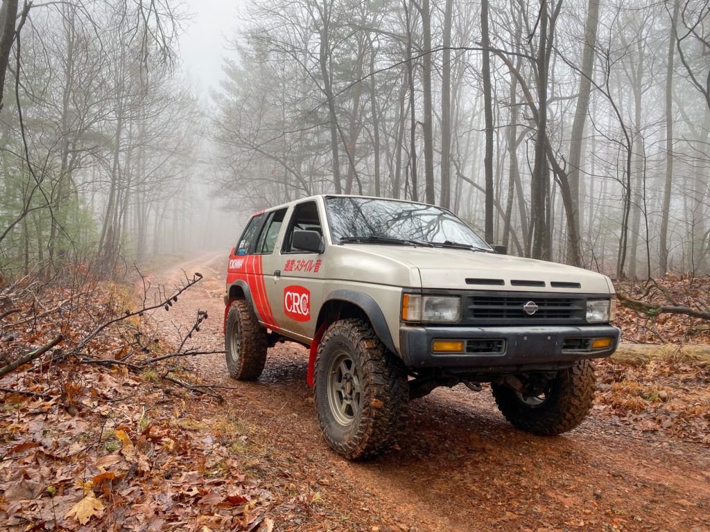 Lifted D21 Nissan Pathfinder - S3 Magazine