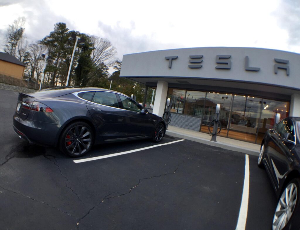 Early tesla Model S-09 - S3 Magazine