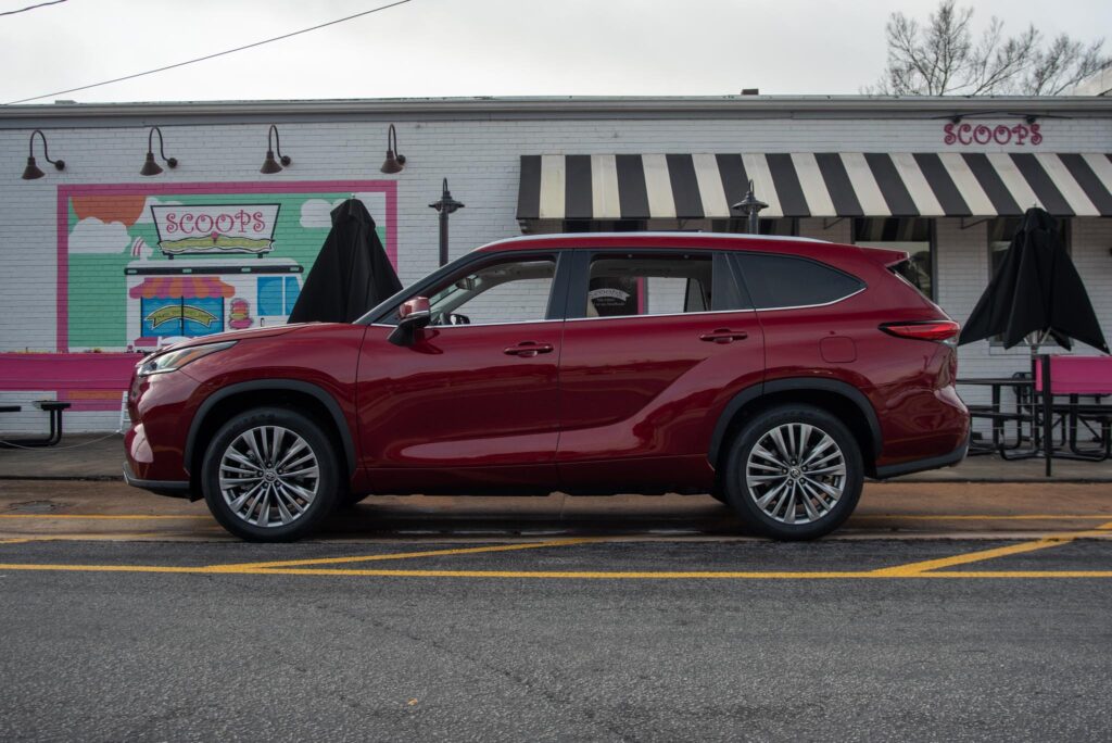 Toyota Highlander Hybrid Review | S3 Magazine