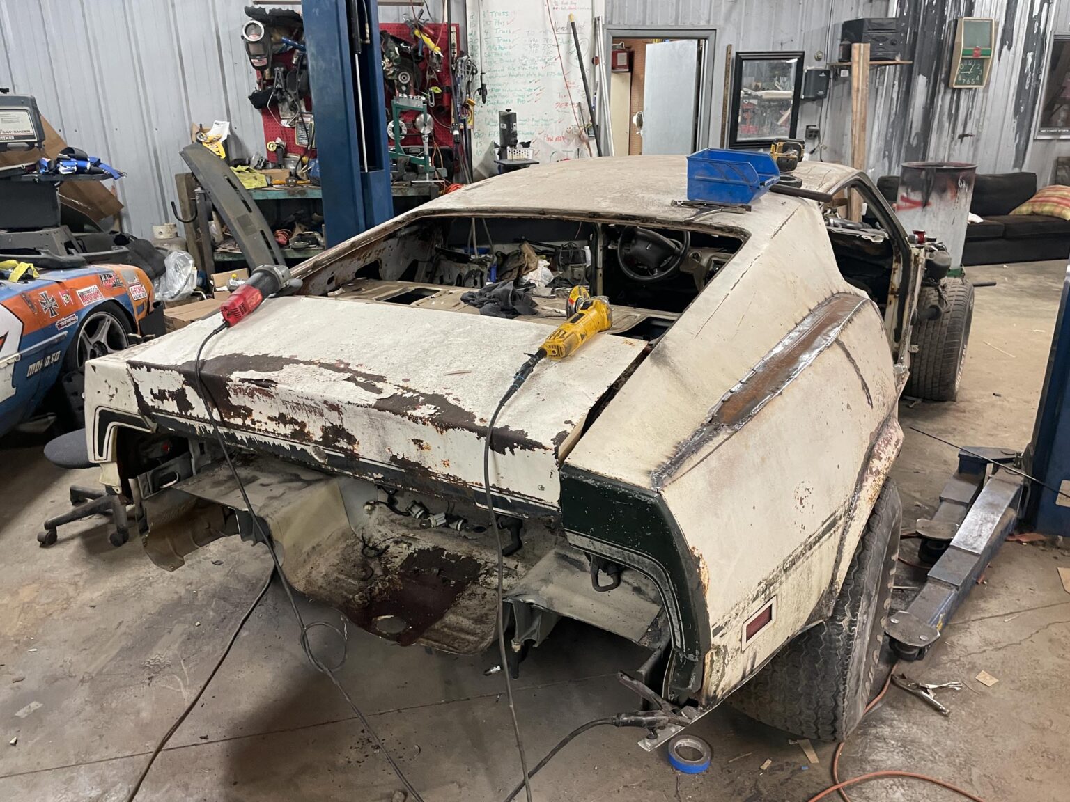 body-swapped Mustang MACH 1 on a $5,000 budget - S3 Magazine